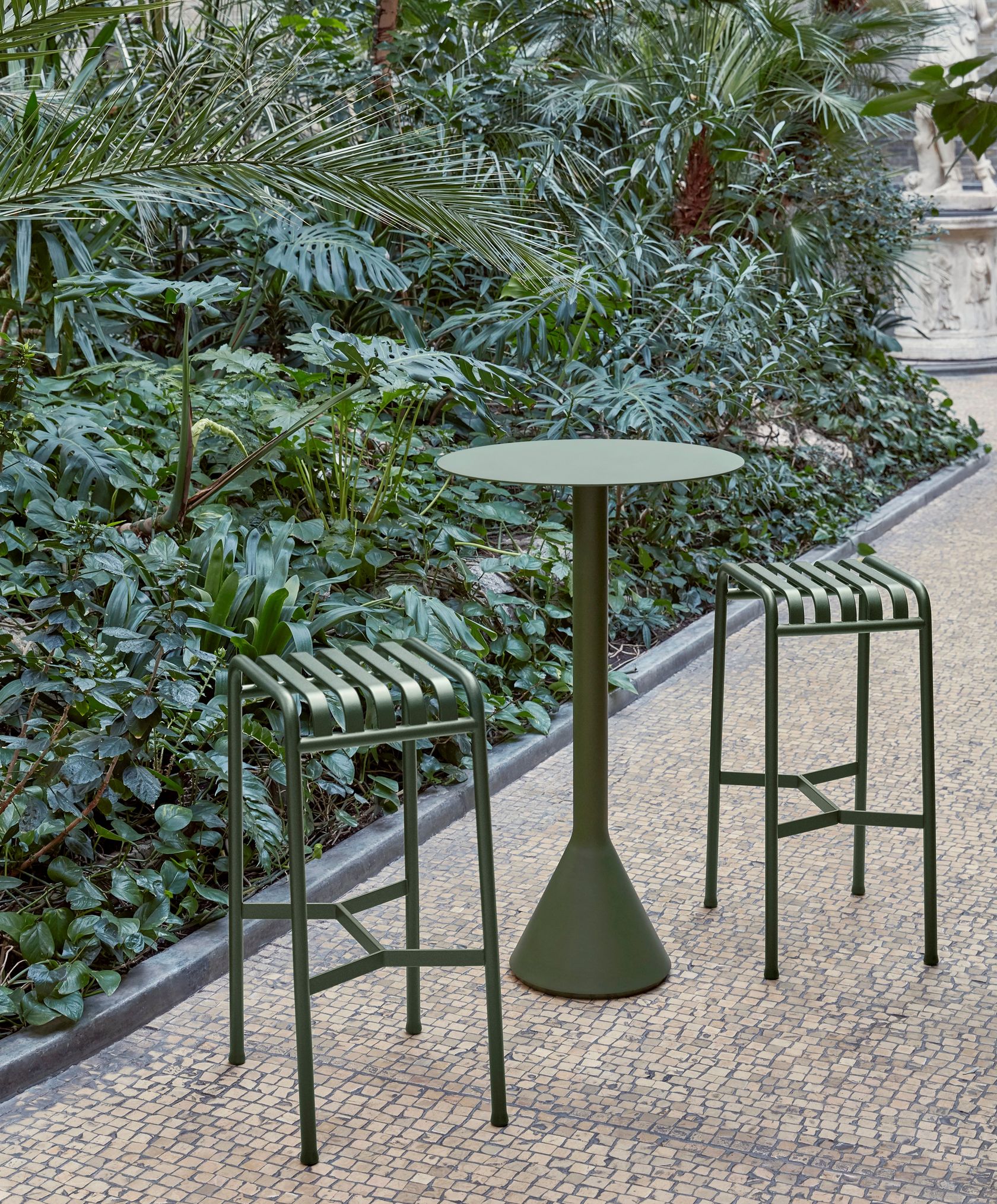 PALISSADE CONE Steel high table By Hay | design Ronan & Erwan Bouroullec