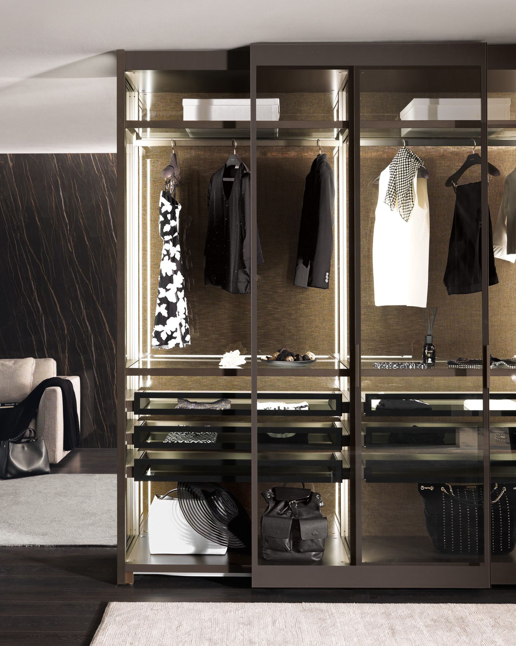 PALO ALTO Corner sectional walk-in wardrobe with integrated lighting By ...