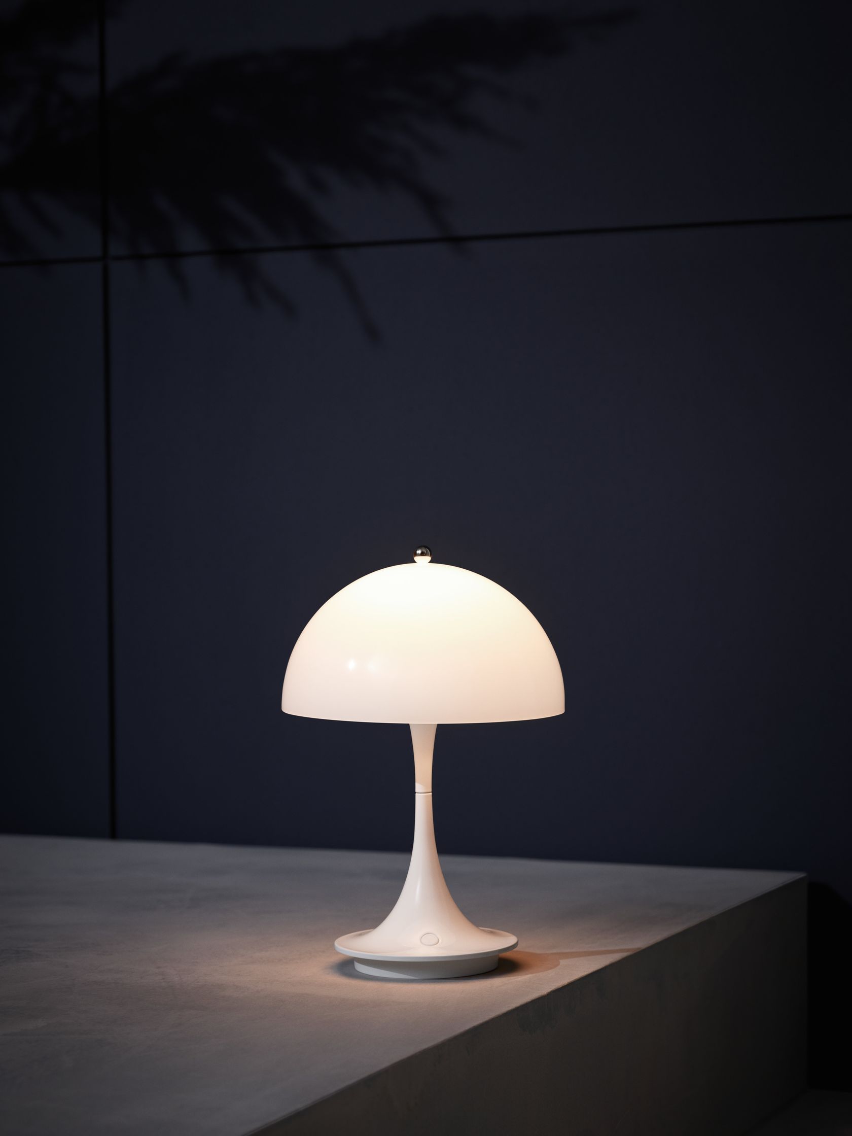 PANTHELLA | Table lamp cordless By Louis Poulsen design Verner Panton