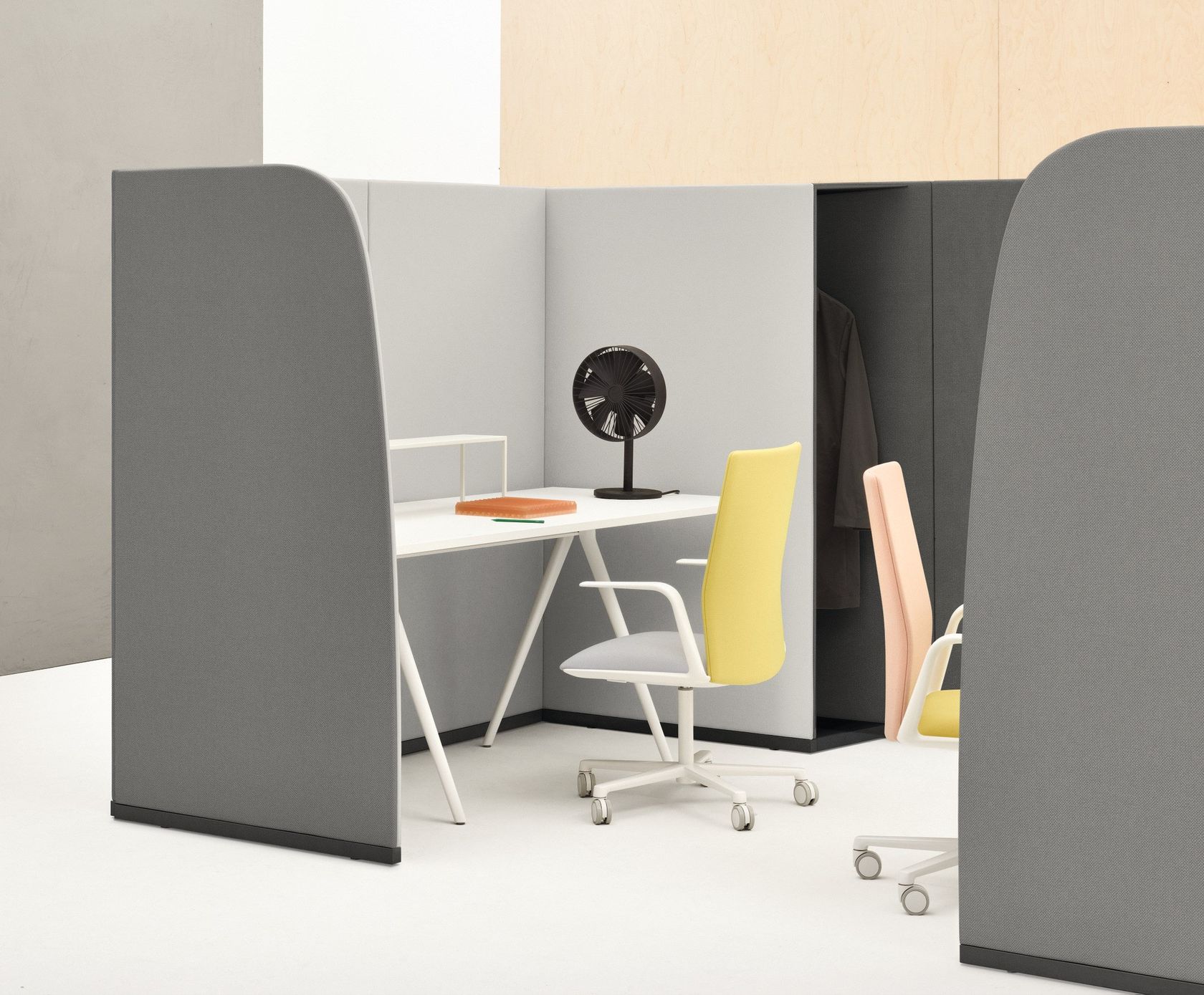 Sound absorbing freestanding fabric office screen PARAVAN By arper ...