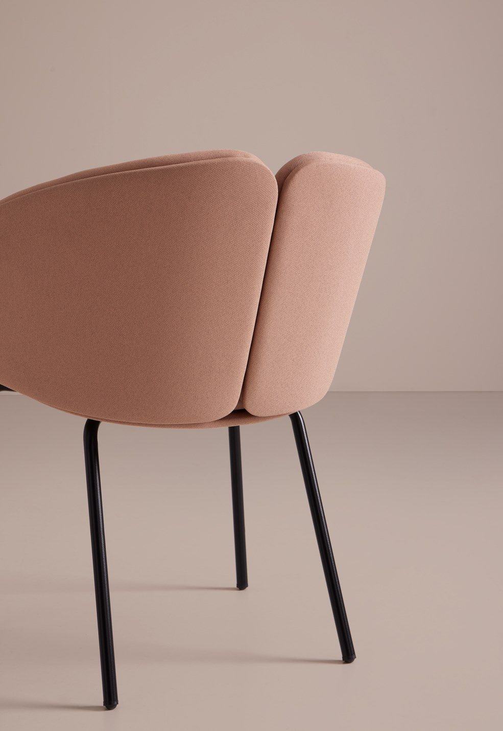 PEACH Fabric chair By Mobboli | design Arnau Reyna