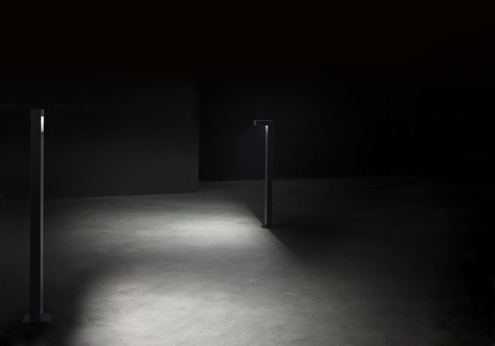 Lampione da giardino a LED PEAK-MAXI By Linea Light Group