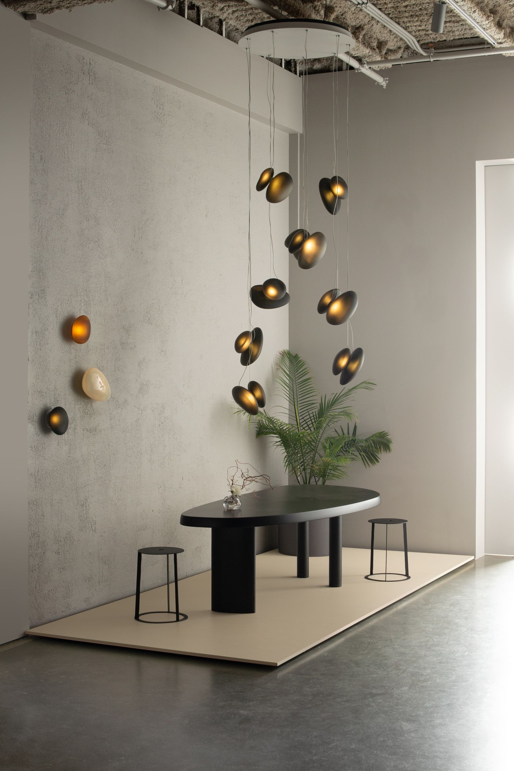 吊灯 PEBBLE CHANDELIER 8 Pebble系列 By ANDlight 设计师Lukas Peet