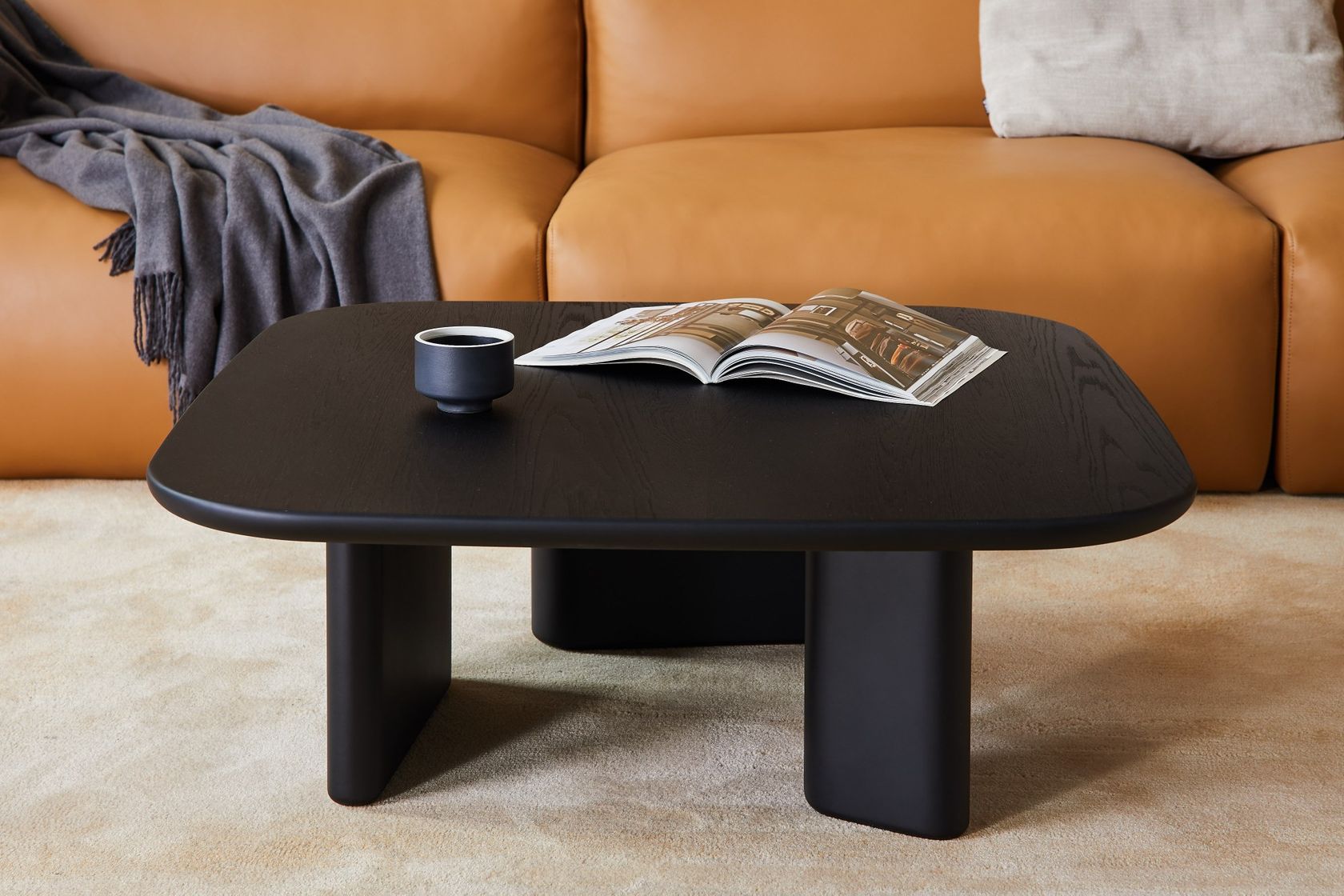 PEBBLE | Square coffee table By grado design