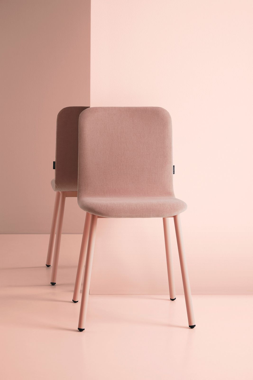 PEPPER Upholstered fabric chair By Mobliberica