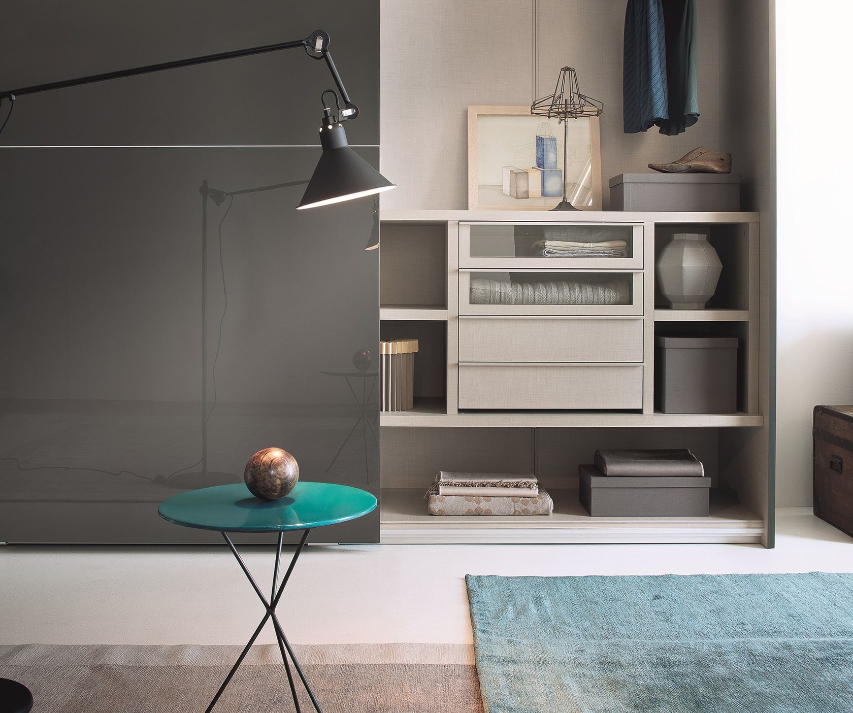 Wardrobe with sliding doors custom PIANA By Lema