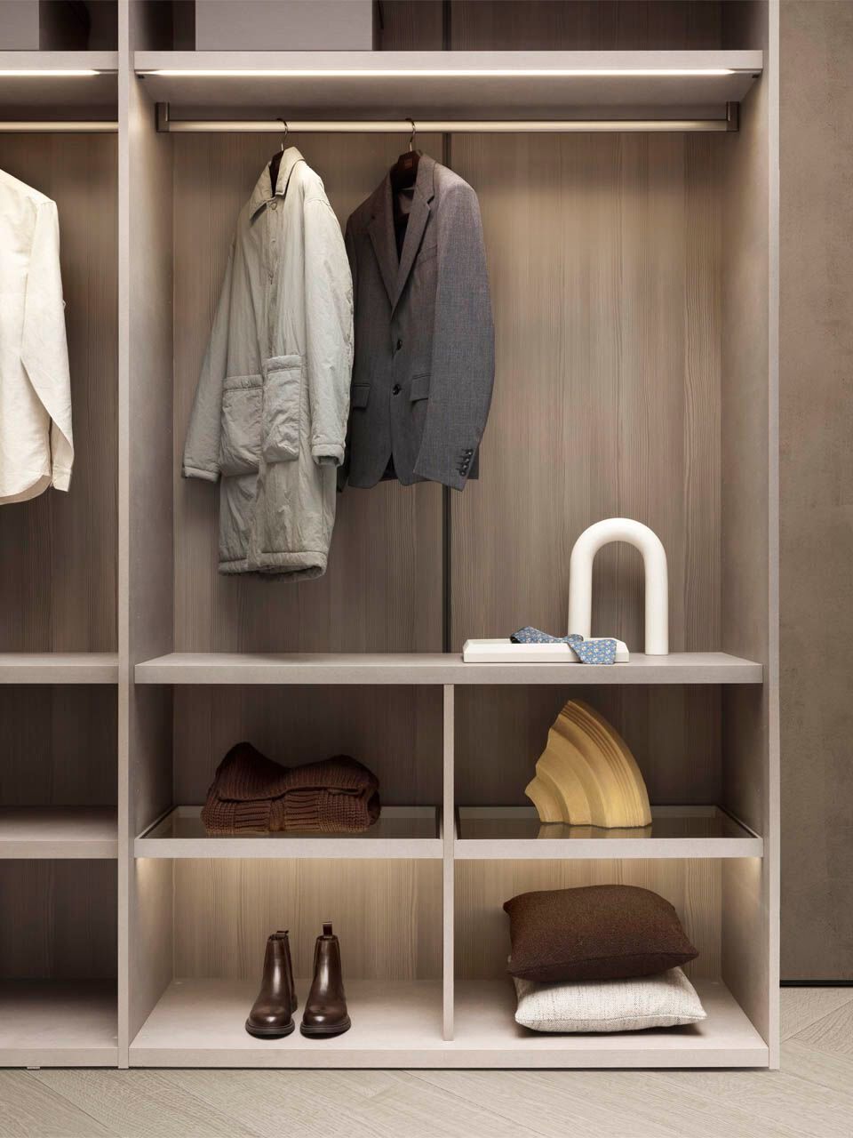 SIPARIO Sectional wooden walk-in wardrobe By PIANCA