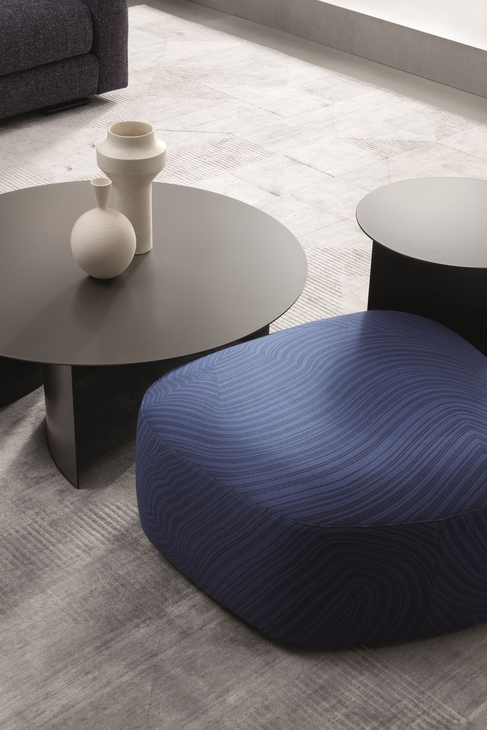 PIERRE Round metal coffee table By Flou