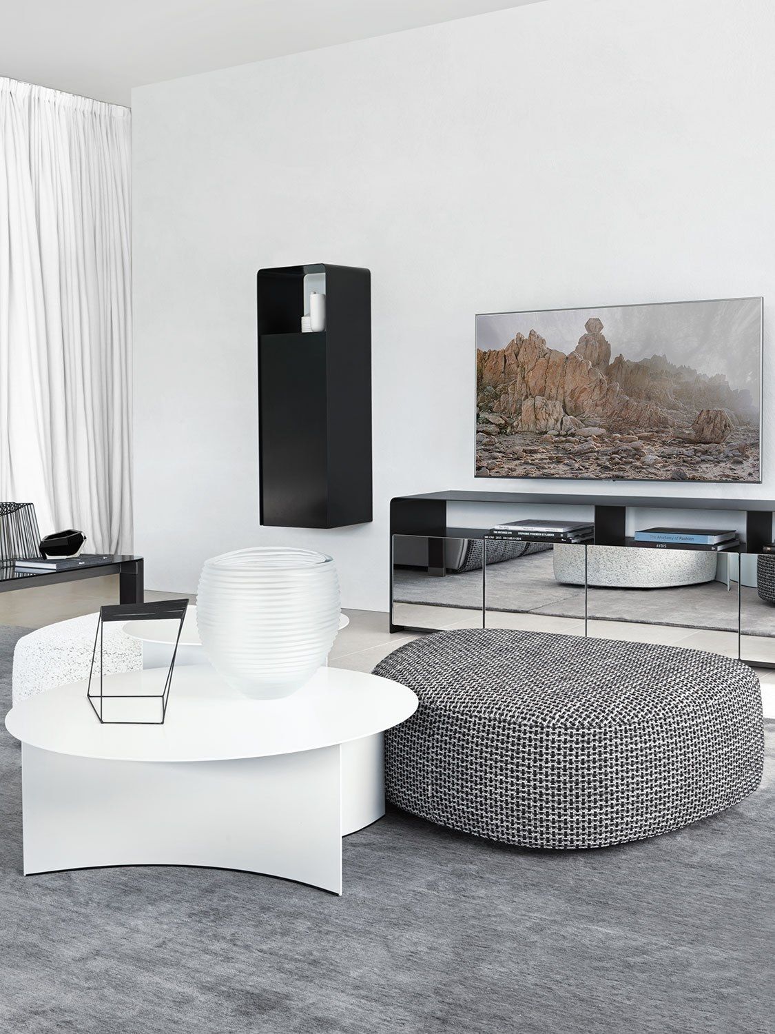 PIERRE Round metal coffee table By Flou