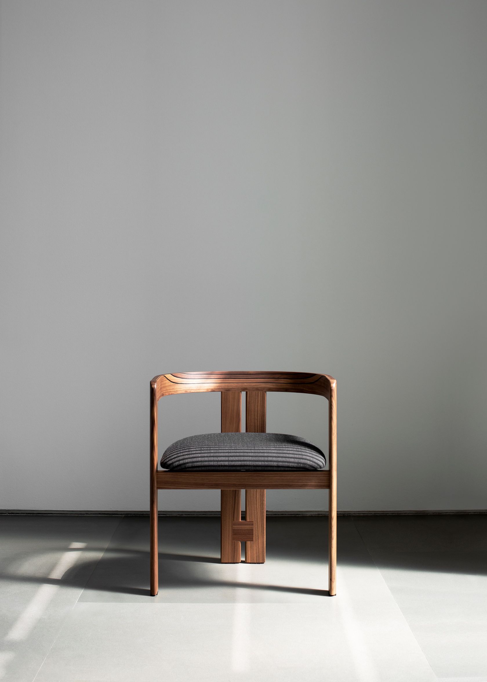 PIGRECO Wooden chair with integrated cushion By Tacchini | design Tobia ...