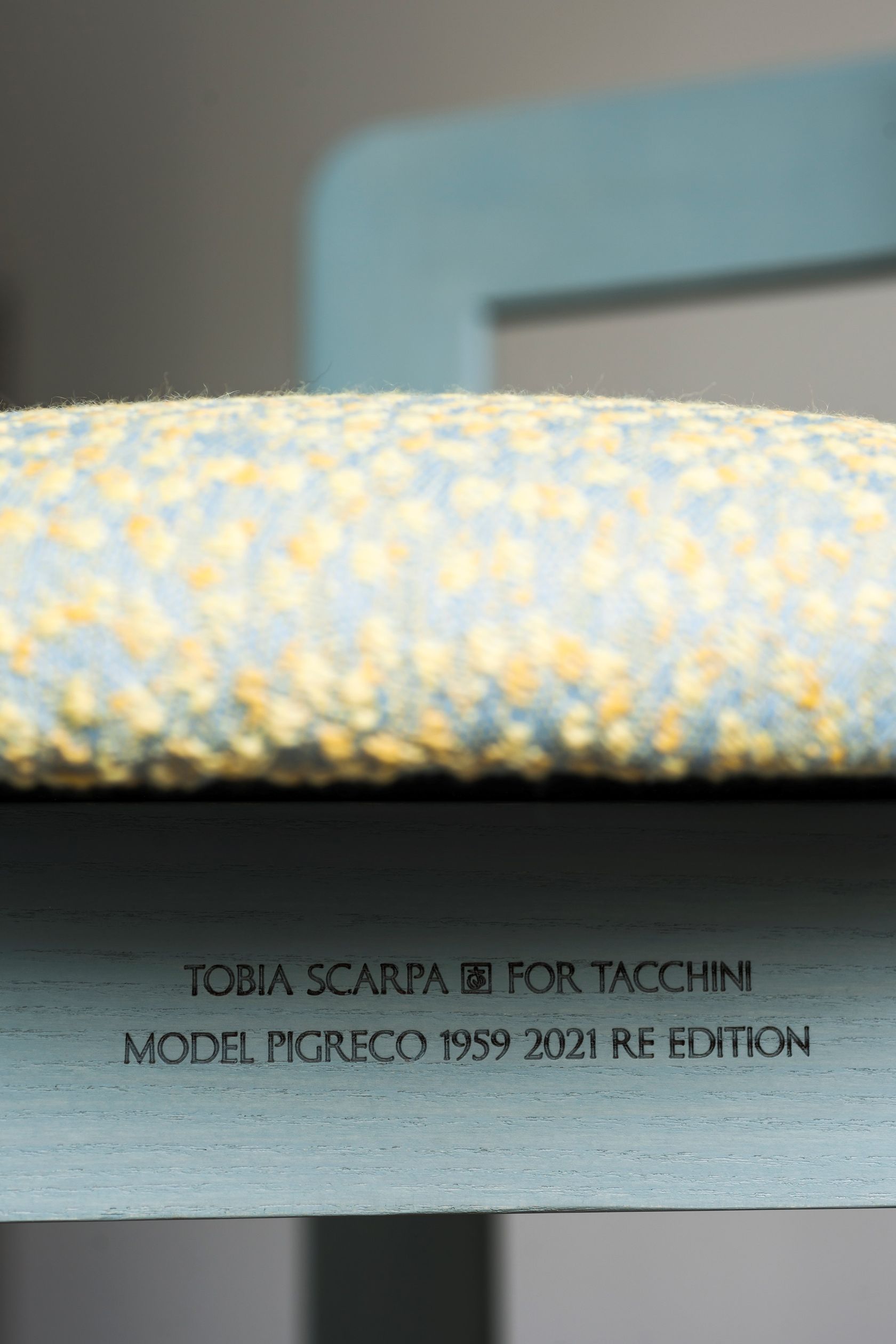 PIGRECO Wooden chair with integrated cushion By Tacchini | design Tobia ...