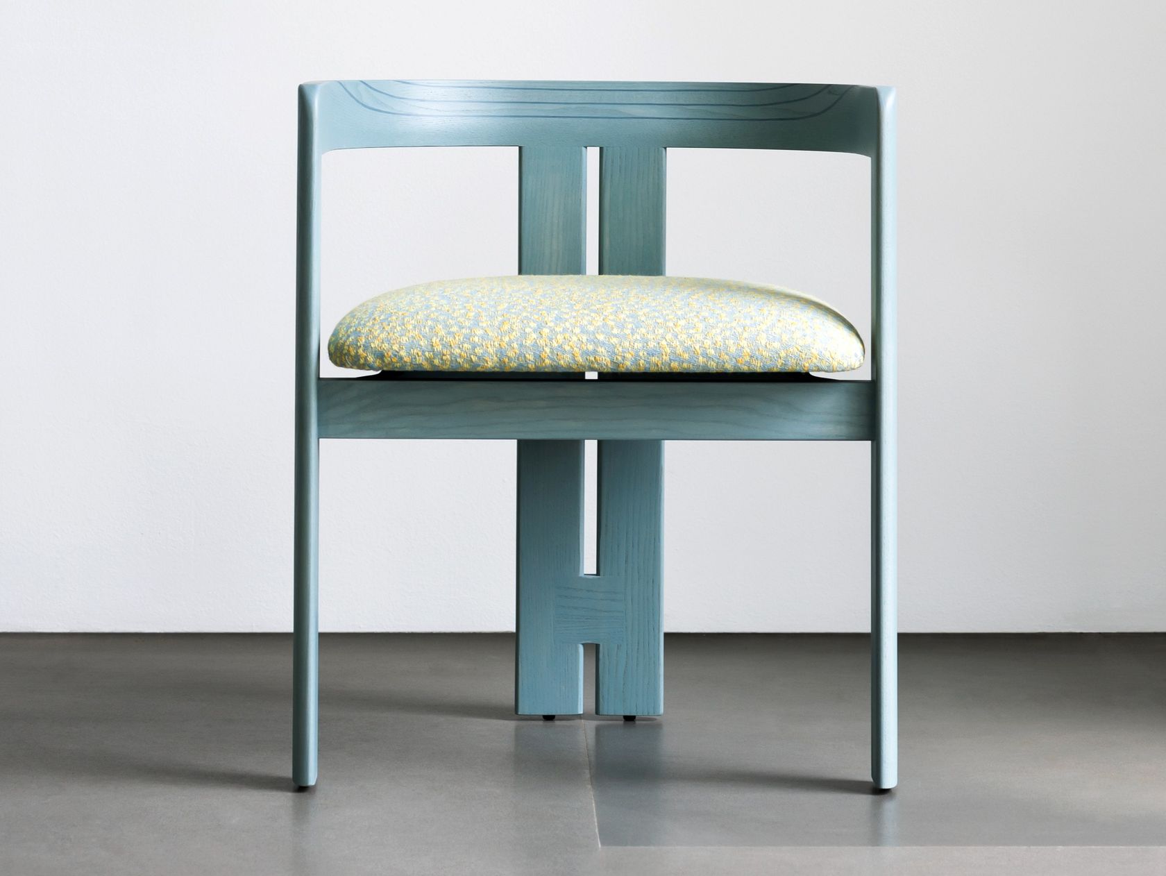 PIGRECO Wooden chair with integrated cushion By Tacchini | design Tobia ...