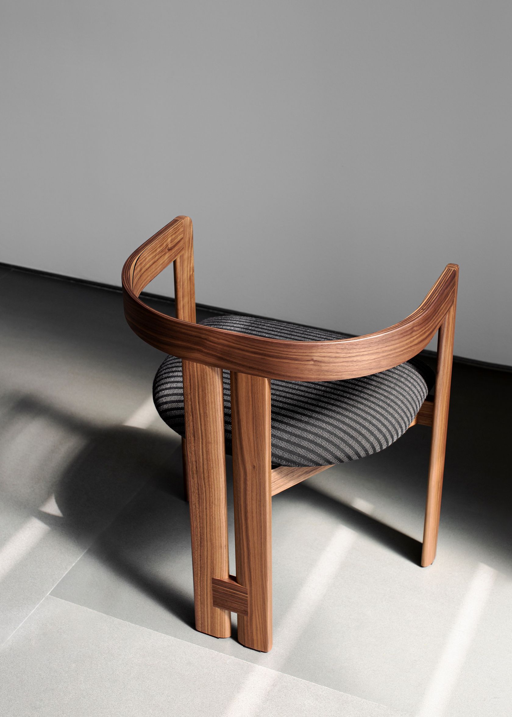 PIGRECO Wooden chair with integrated cushion By Tacchini | design Tobia ...