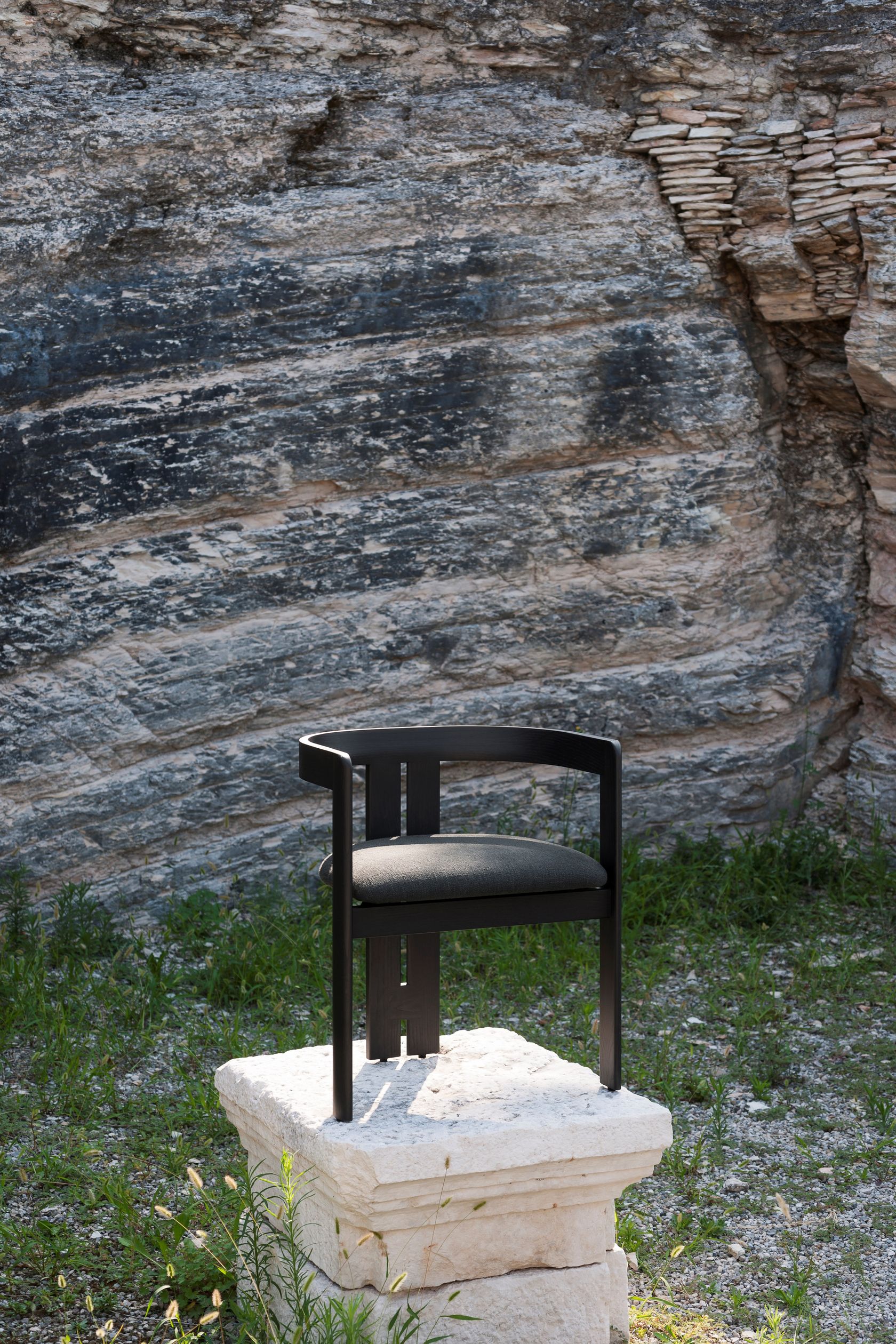 PIGRECO Wooden chair with integrated cushion By Tacchini | design Tobia ...