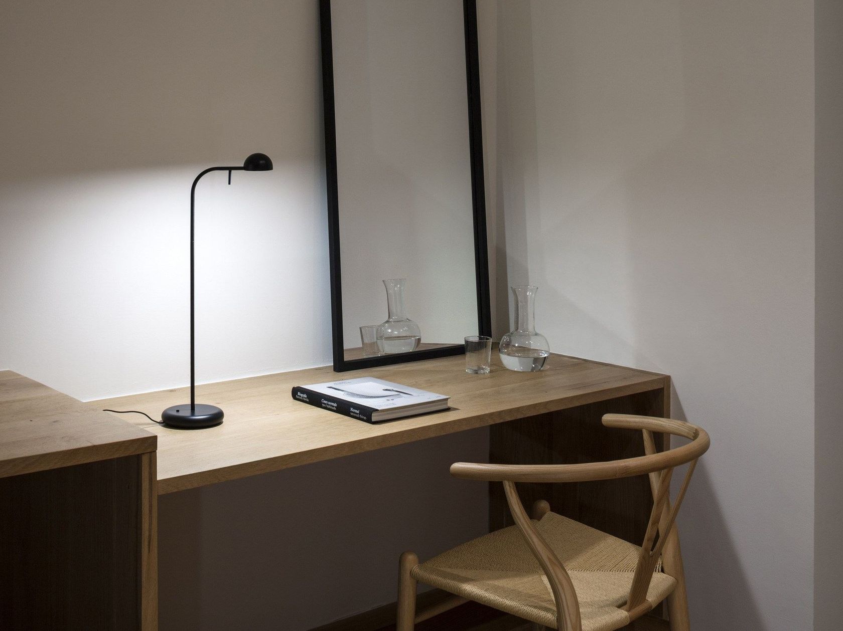 PIN | Table lamp By Vibia