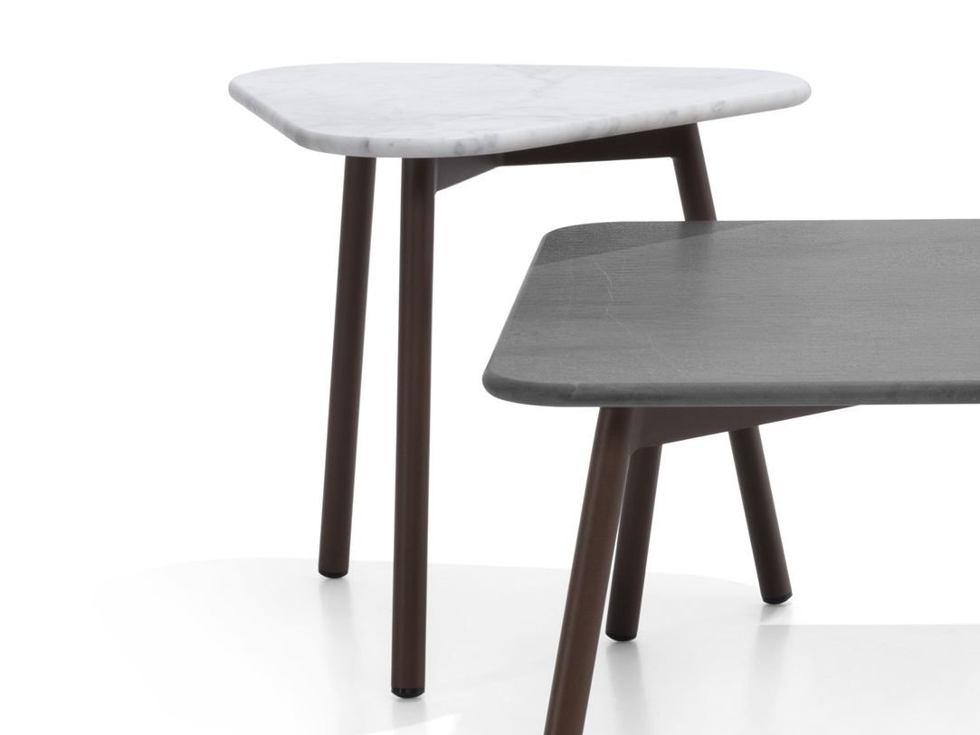 PIPER | Triangular coffee table By RODA