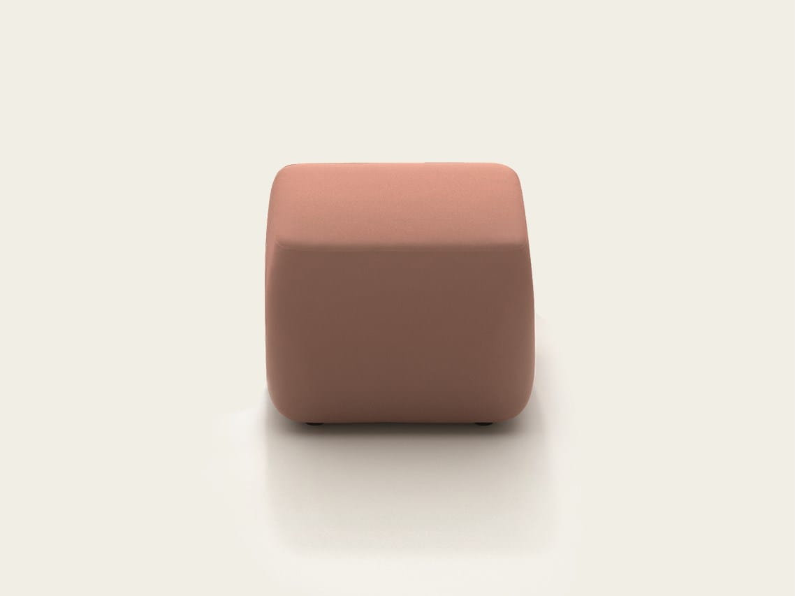 PIX CUBO Square fabric pouf By Arper | design Ichiro Iwasaki