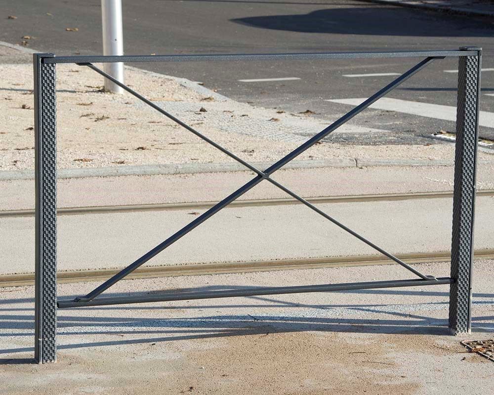 PIXEL Metal pedestrian barrier By GHM-ECLATEC | design Stoa Architecture