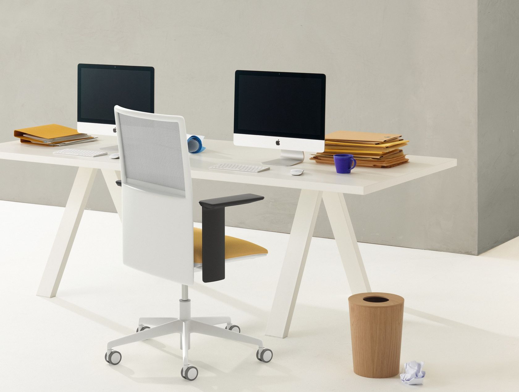 PLANESIT | Office chair By arper