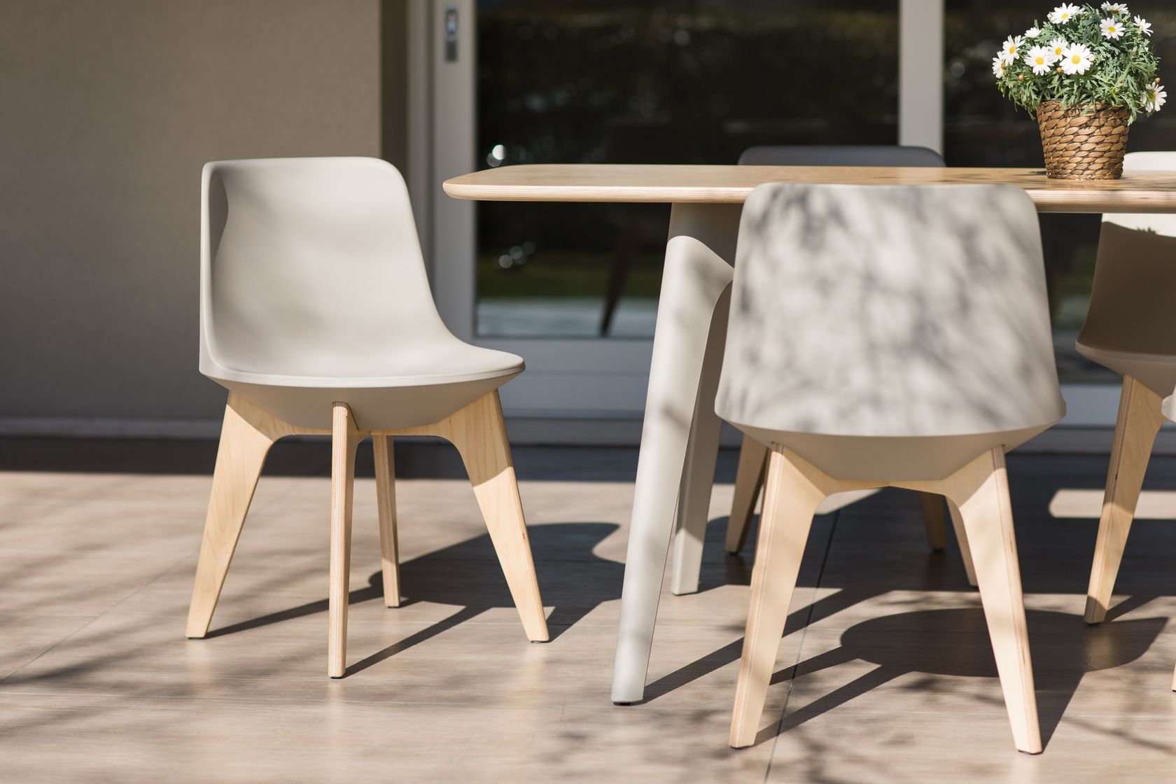 Silla de polietileno PLANET CHAIR By Plust diseño Cédric Ragot