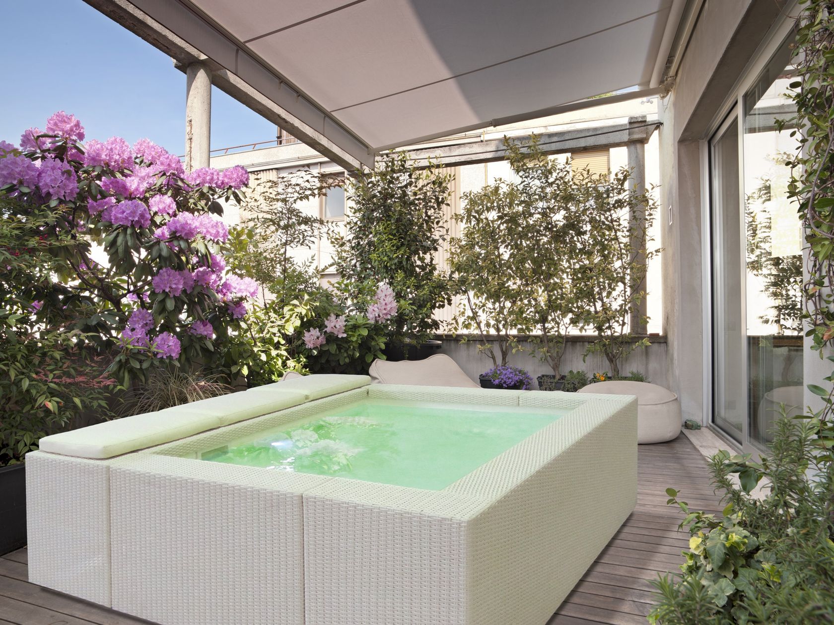 Mini-pool with hydro-massage and heater PLAYA By Piscine Laghetto