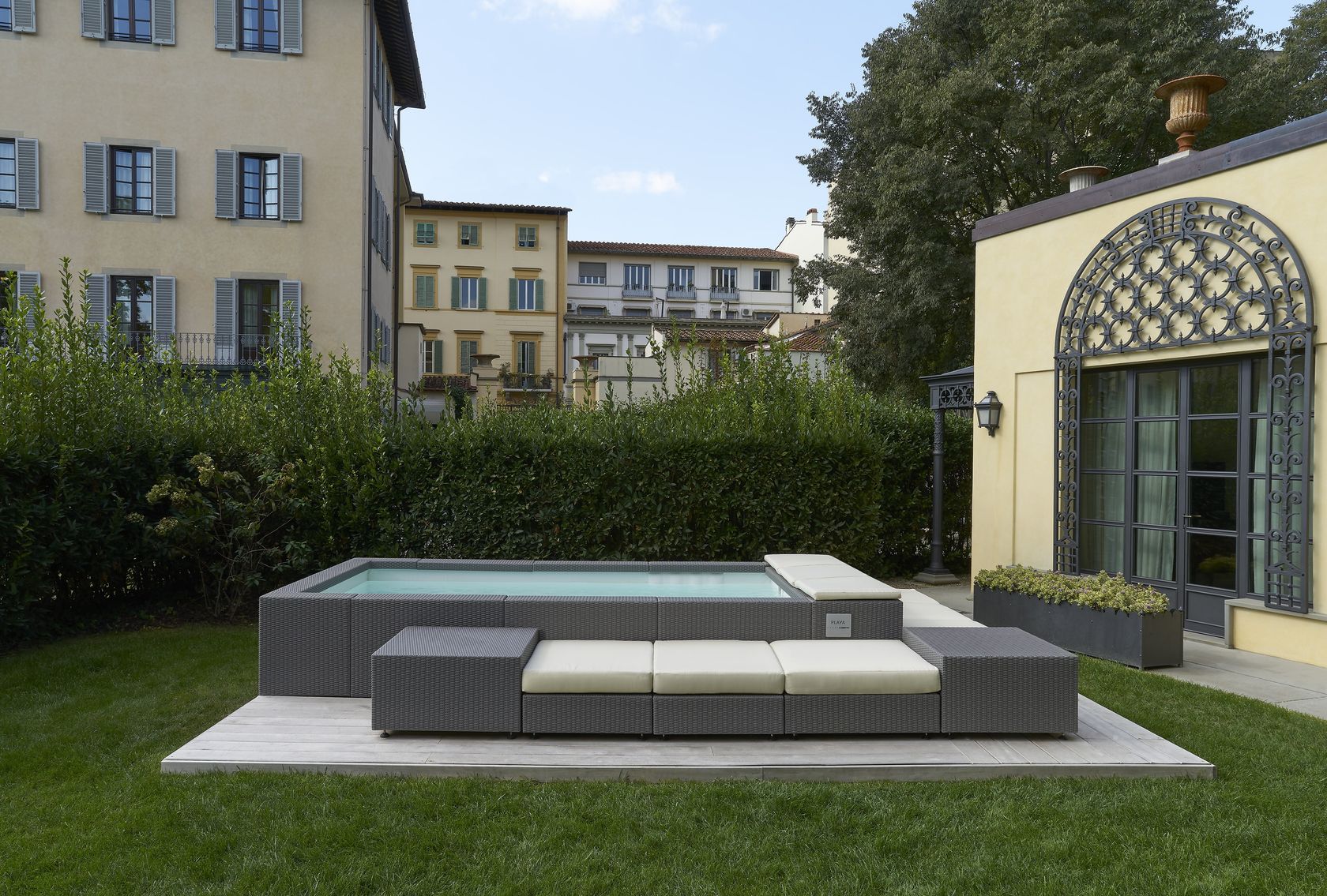 Mini-pool with hydro-massage, heater and external seats PLAYA LIVING By ...