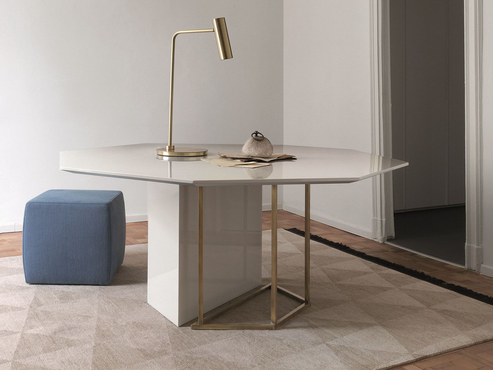PLINTO | Dining table By Meridiani design Andrea Parisio