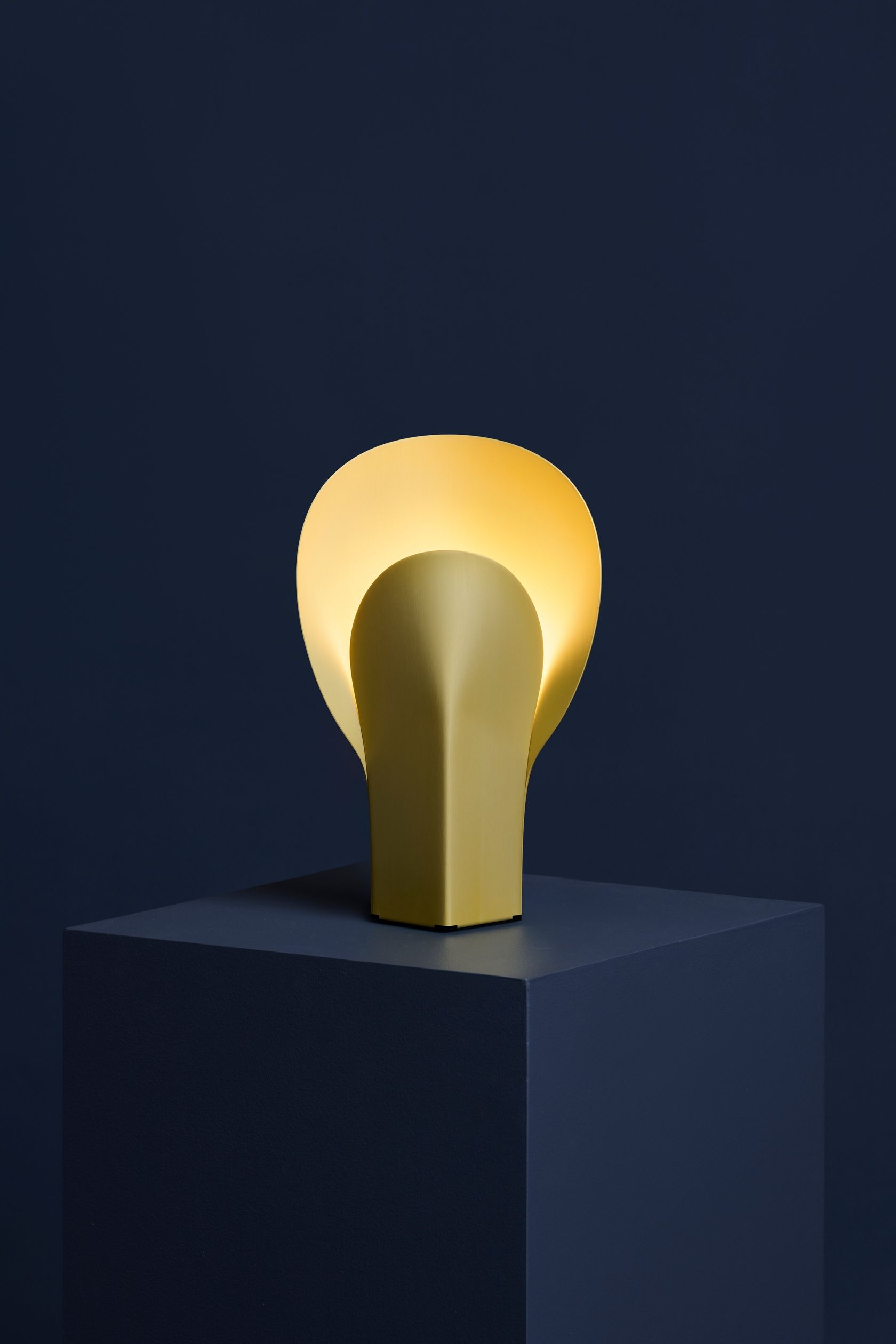PLUME Table lamp By Rakumba