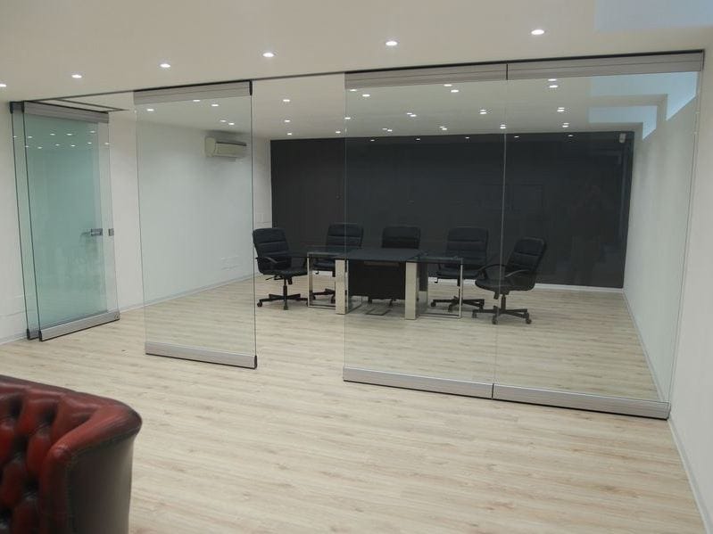 Tempered glass movable partition walls PMC - CRYSTAL By ANAUNIA
