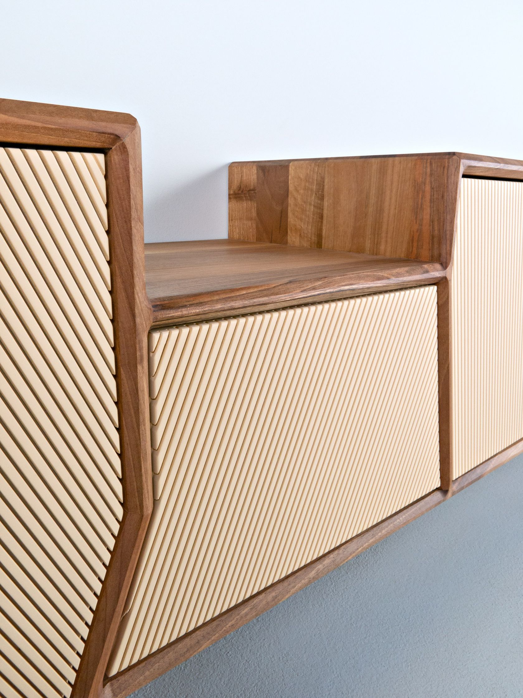 POLYGON madia By HOOKL und STOOL