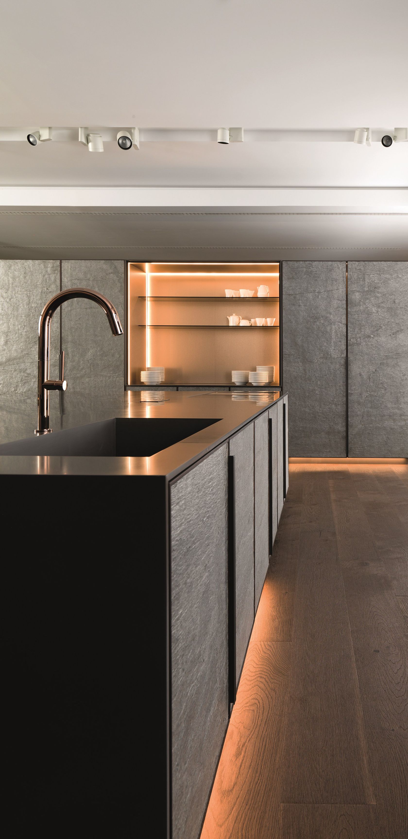 Cocina de roble con isla PREMIUM ROBLE By GAMADECOR diseño Ramón Esteve
