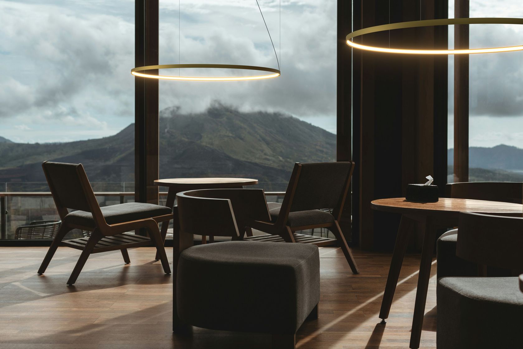 GLORIOUS SILHOUETTE LED aluminium pendant lamp By PROLICHT