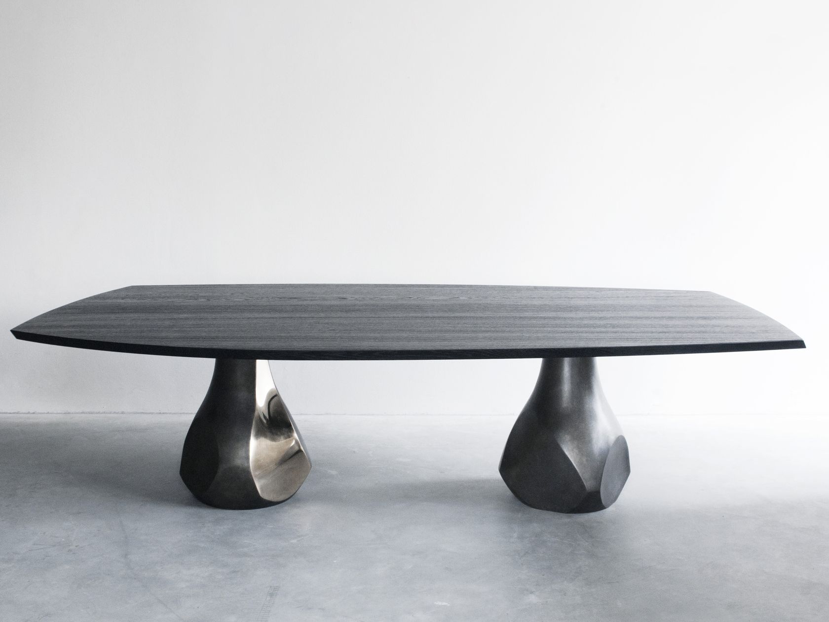 PUKKA table By Van Rossum design Marlieke van Rossum