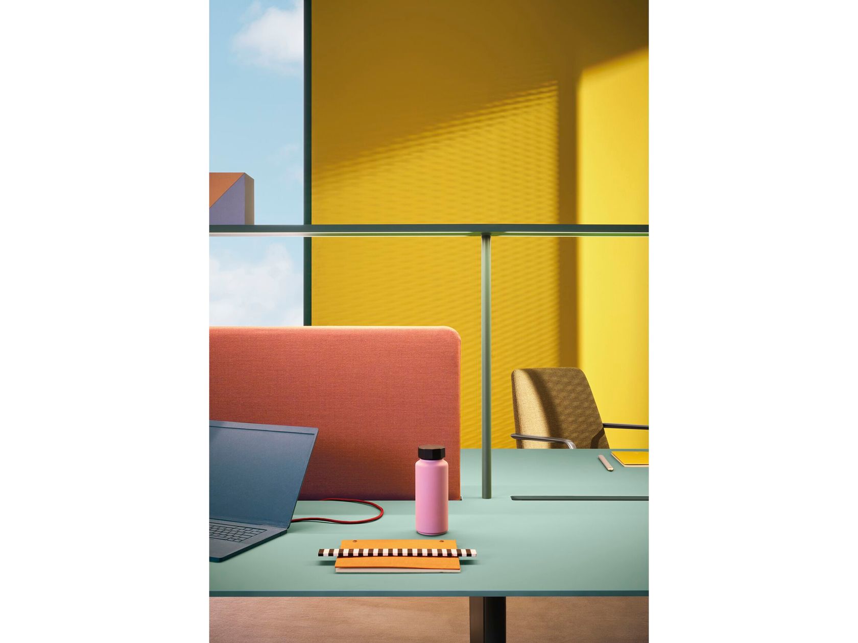 RIZZ WORKSTATION Office desk By Pedrali