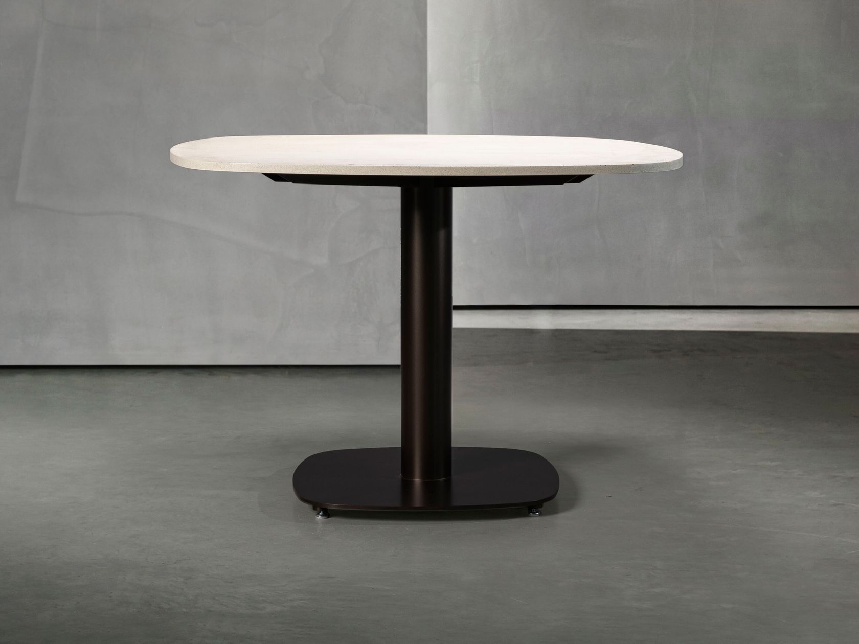 KEKKE OUTDOOR Table By Piet Boon