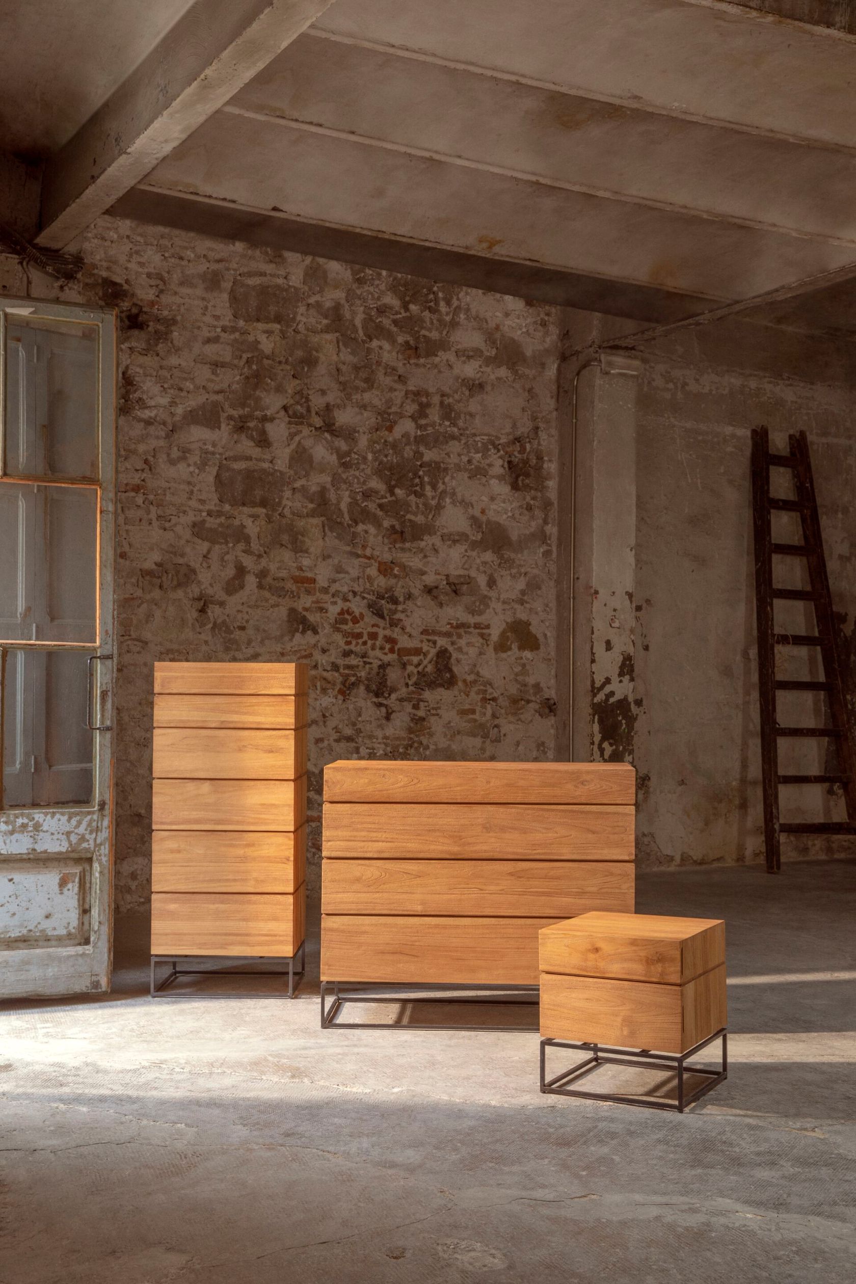 ELEMENTS Bedside table By Pilma