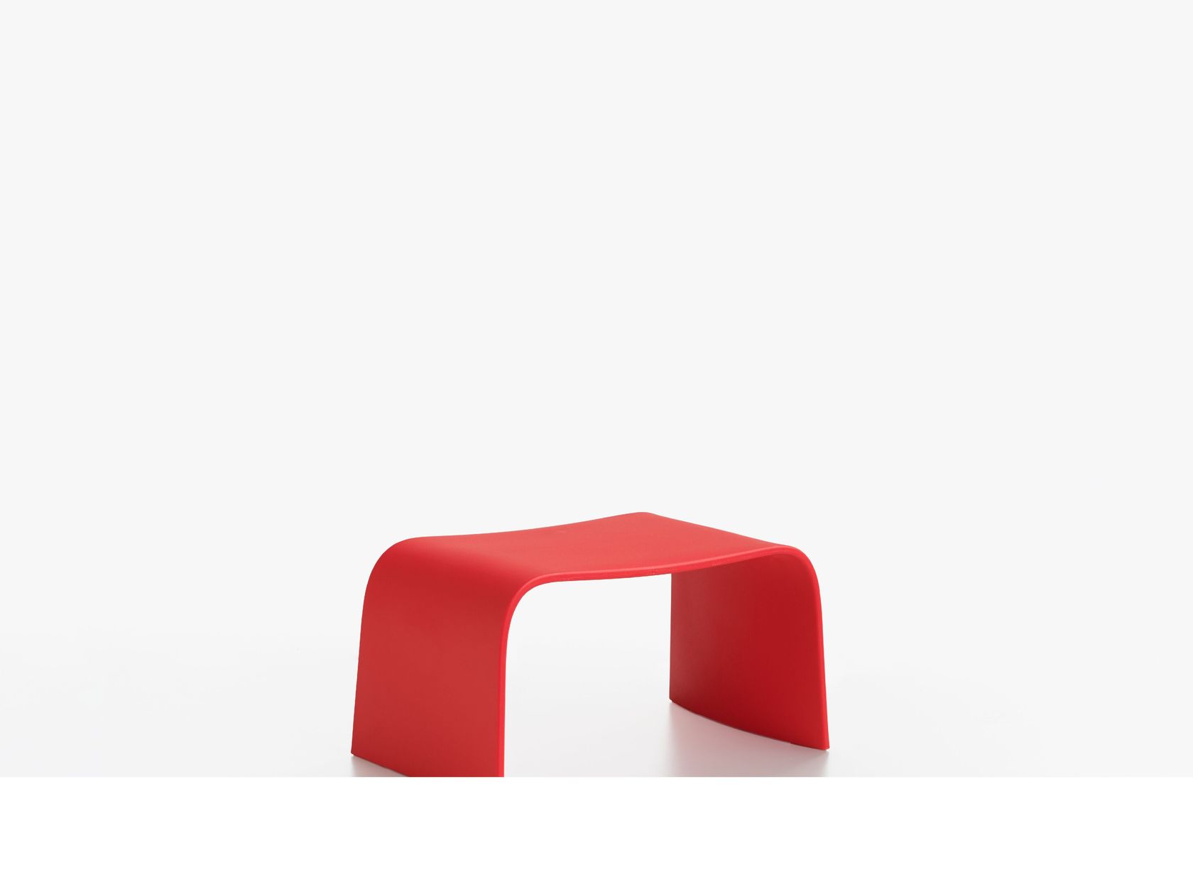 LAND Plastic footstool By Plank | design Naoto Fukasawa