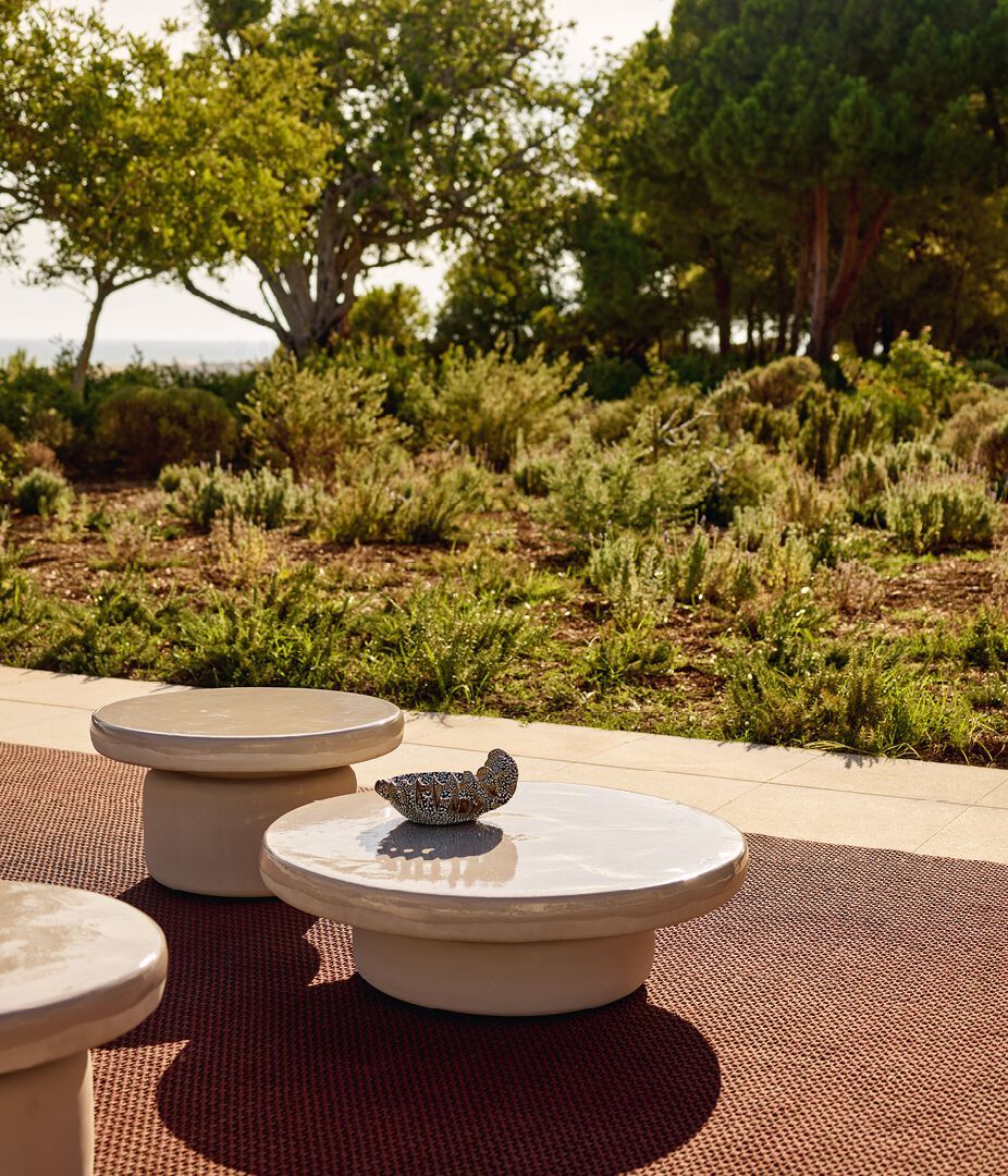 CREW Round garden side table By Poliform