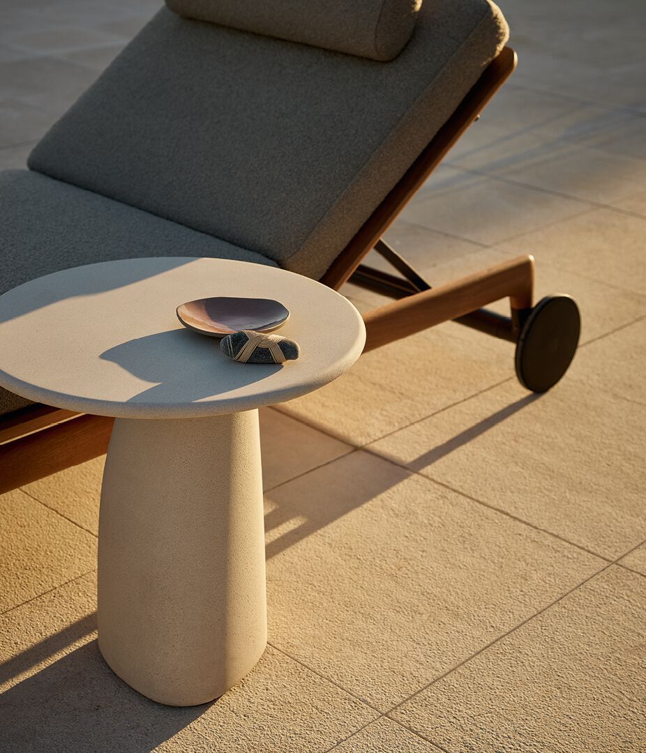STRATA Round garden side table By Poliform