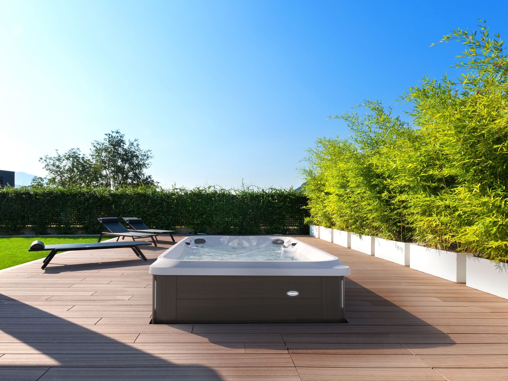 PowerActive™ SWIM SPA 6-seats 7-seats swim spa By Jacuzzi®
