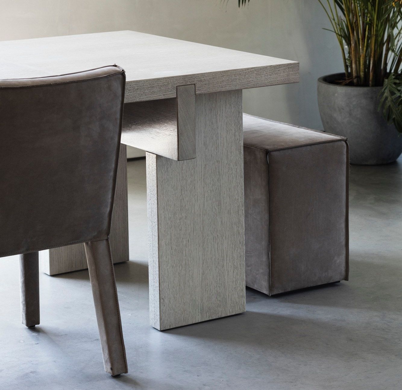 RAAF Rectangular dining table By Piet Boon | design Piet Boon