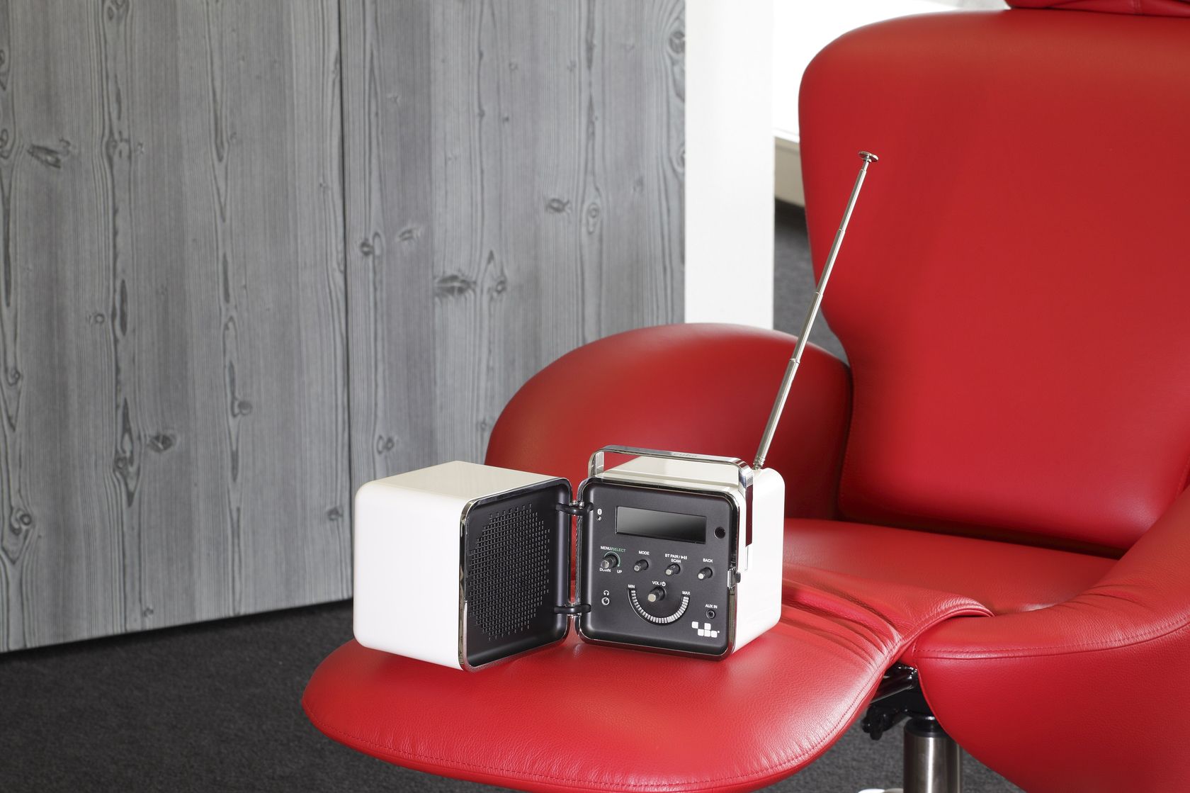 RADIO.CUBO 50° Radio with alarm clock By Brionvega | design Richard ...