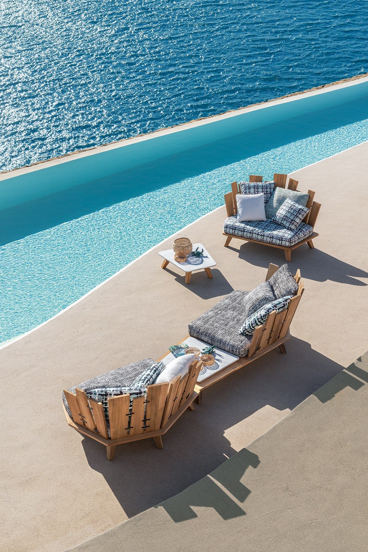 RAFAEL Daybed in teak con tavolino By Ethimo | design Paola Navone