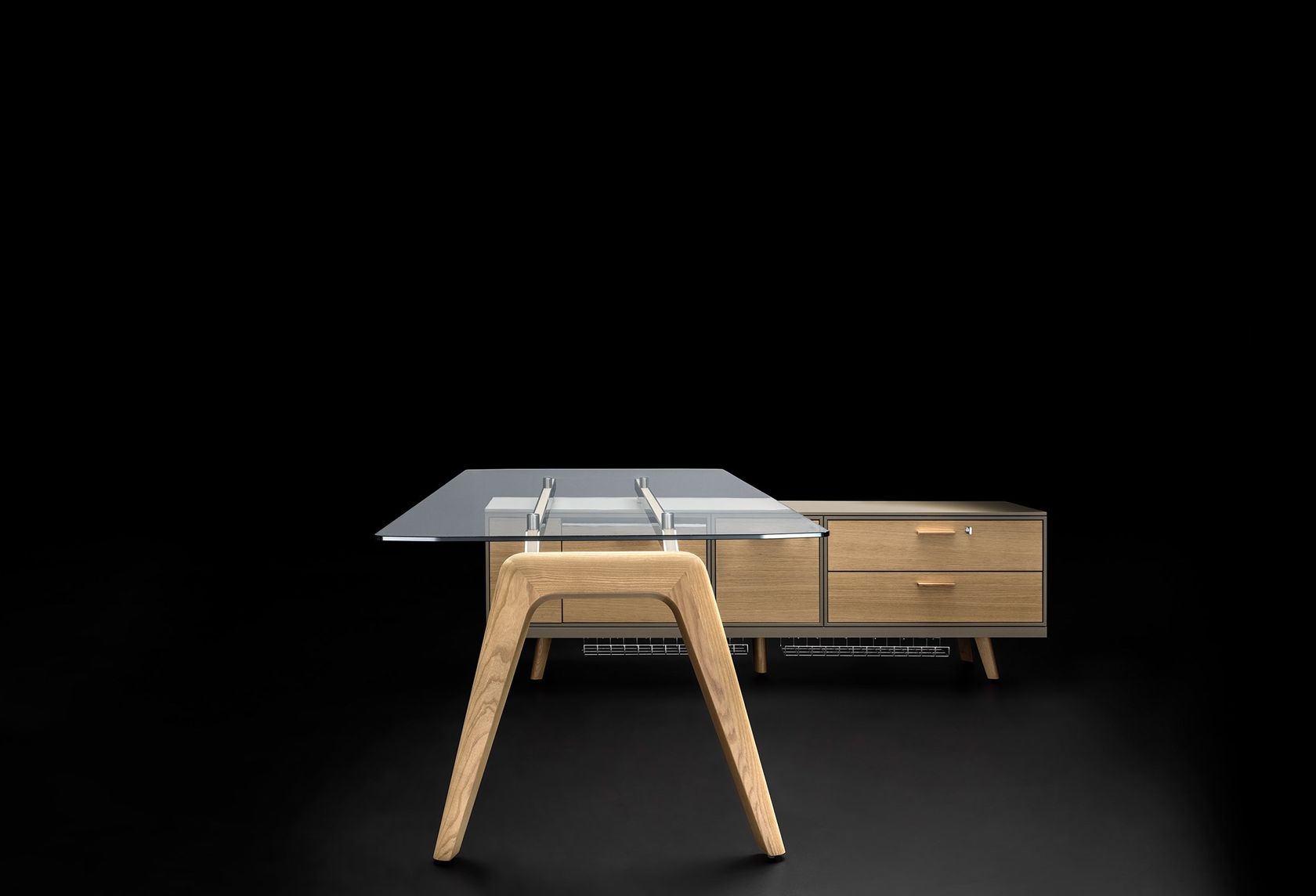 RAIL Glass executive desk with shelves By Bralco | design Gianantonio ...