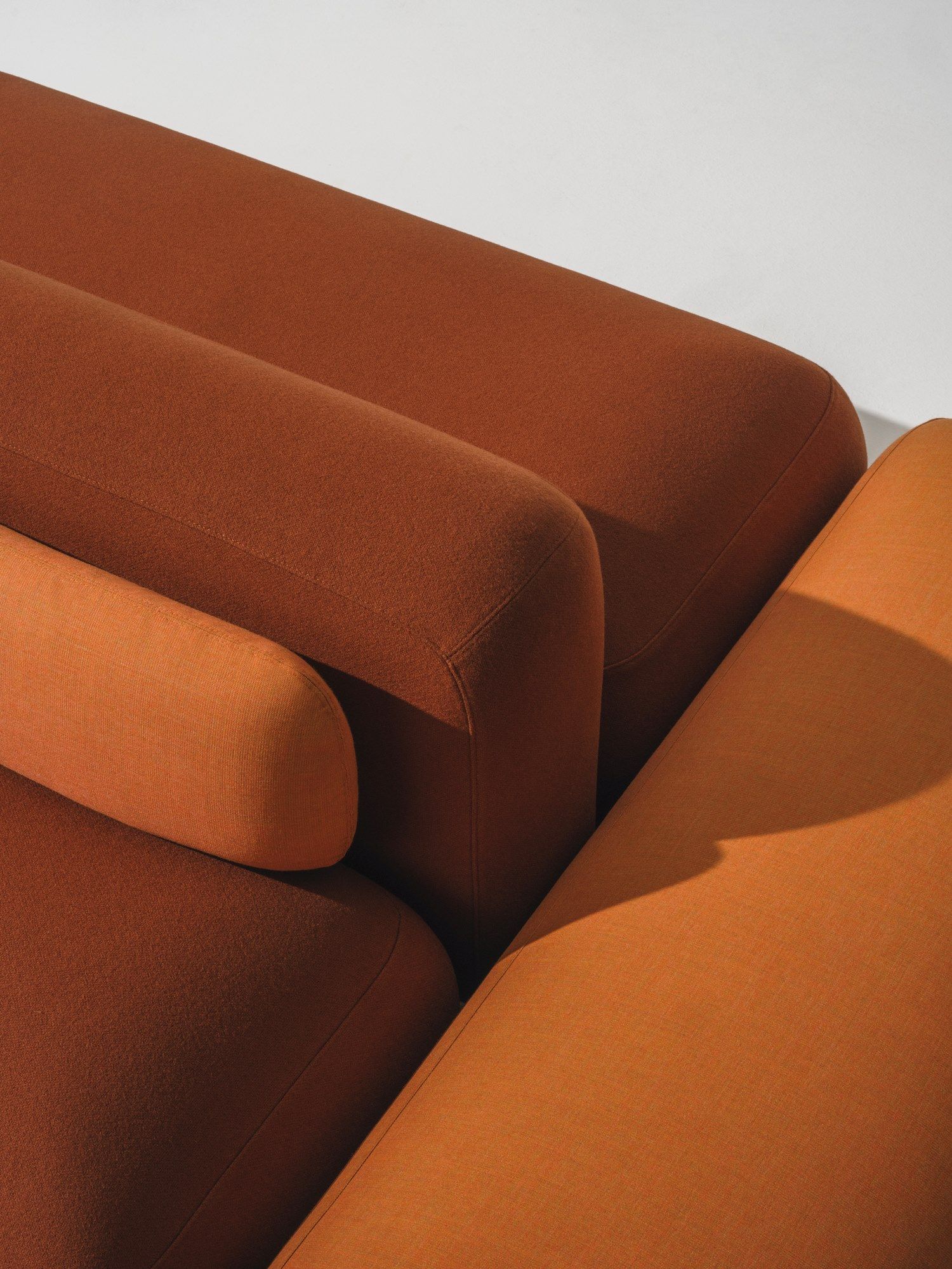 RALIK Fabric small sofa By Arper | design Ichiro Iwasaki