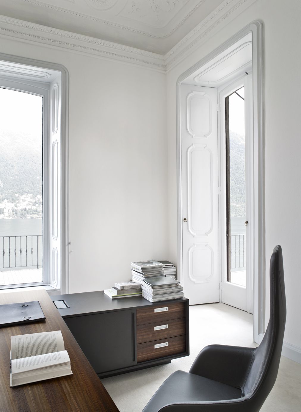 L-shaped sectional executive desk REPORT By Sinetica design Baldanzi ...