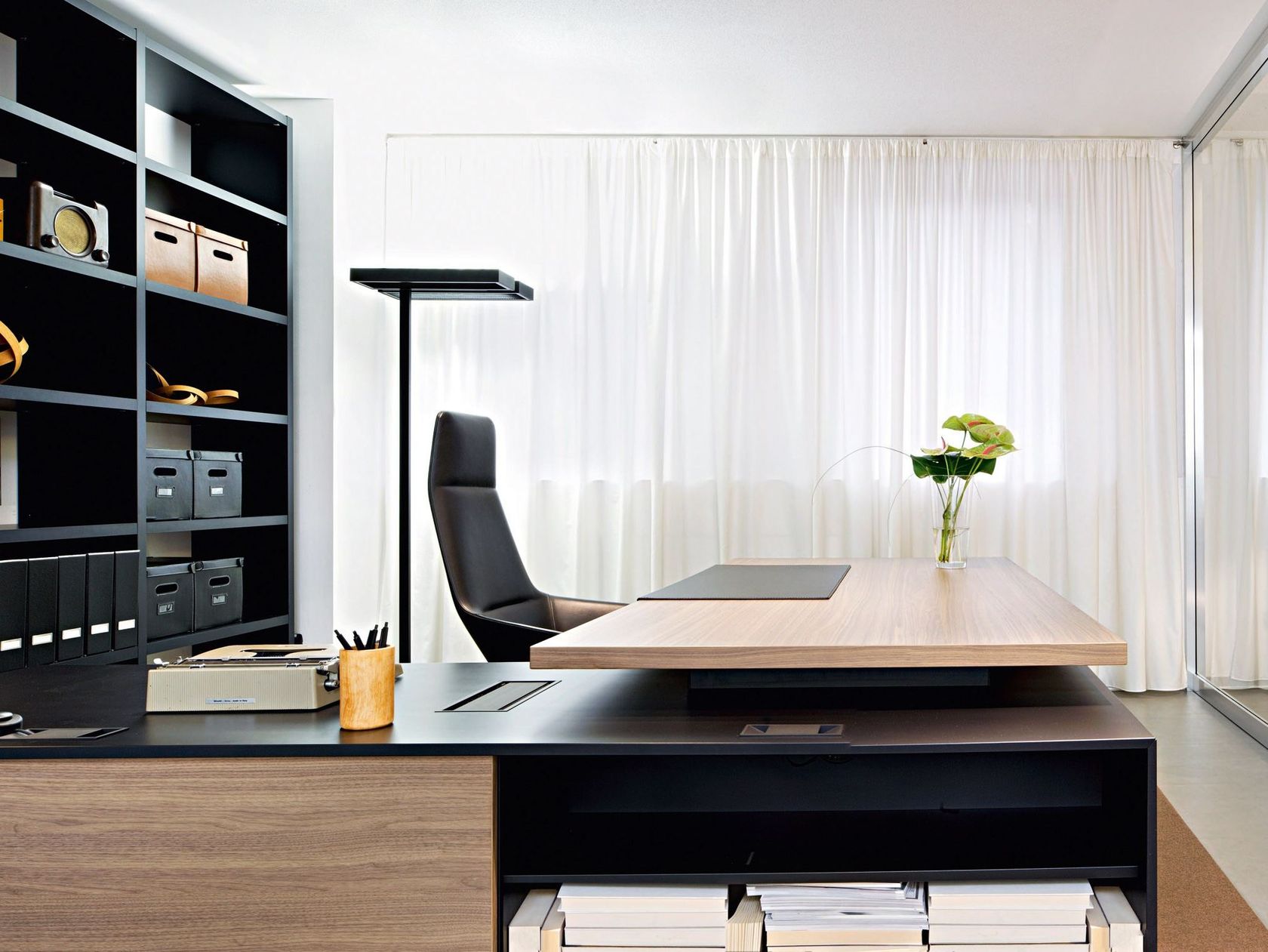 L-shaped sectional executive desk REPORT By Sinetica design Baldanzi ...