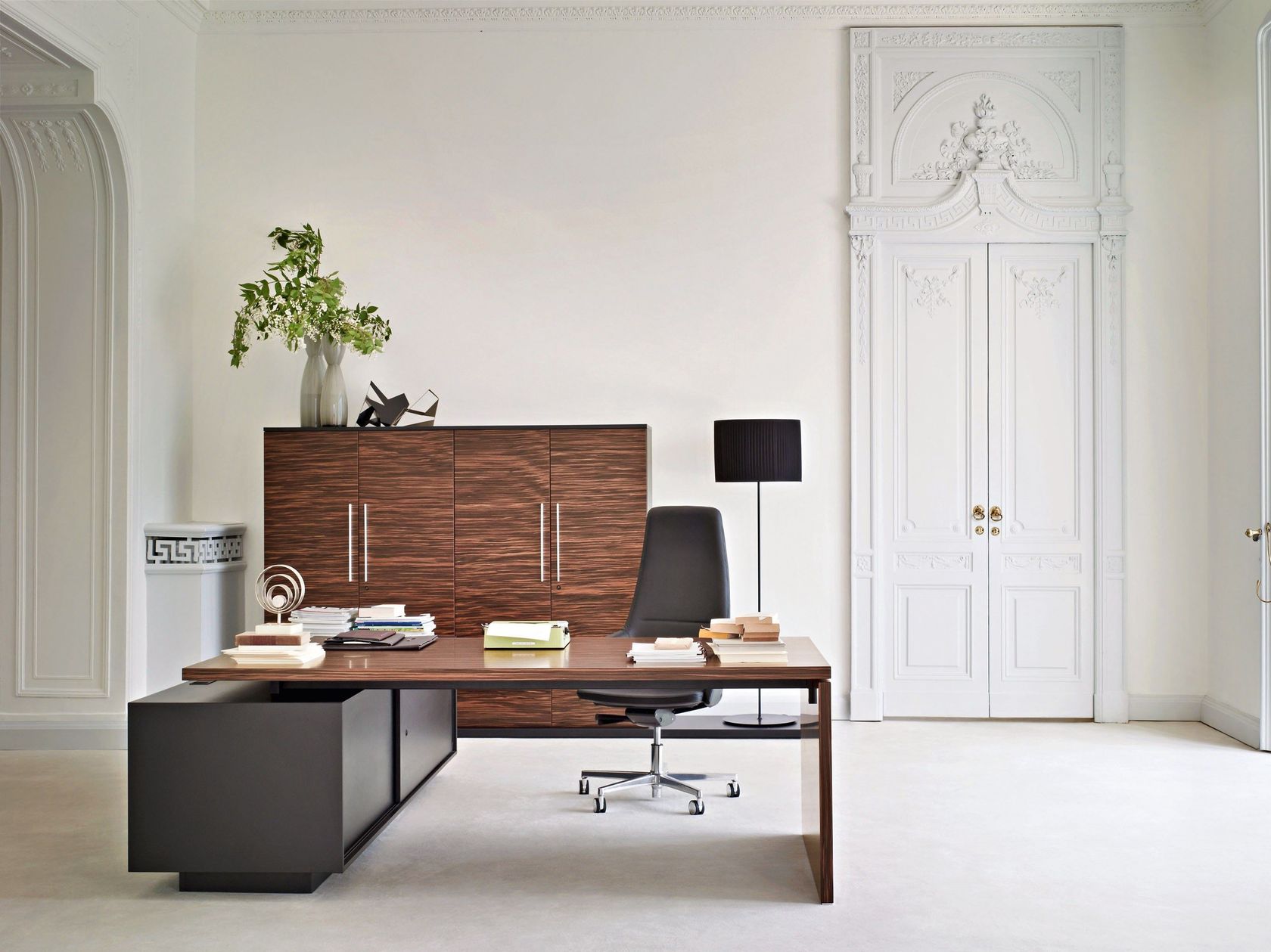 L-shaped sectional executive desk REPORT By Sinetica design Baldanzi ...