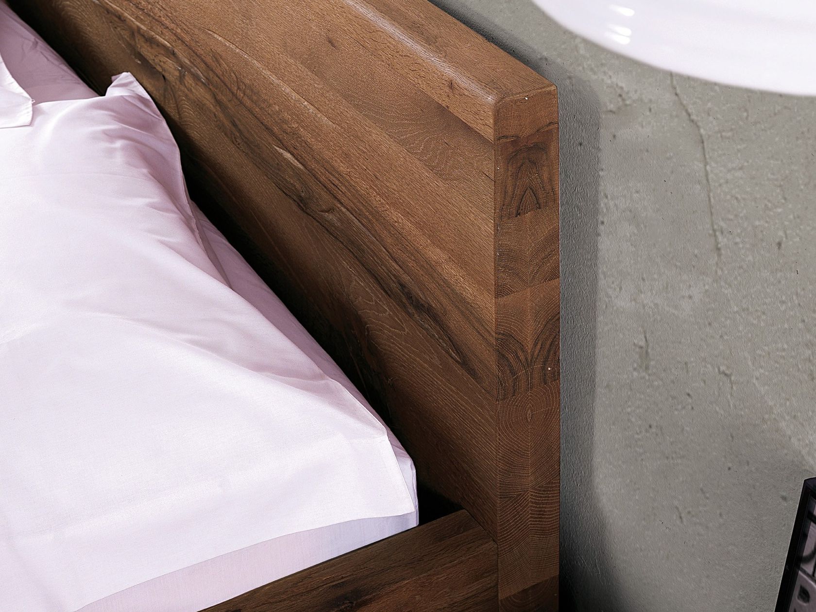 REST | Wooden bed By Oliver B.