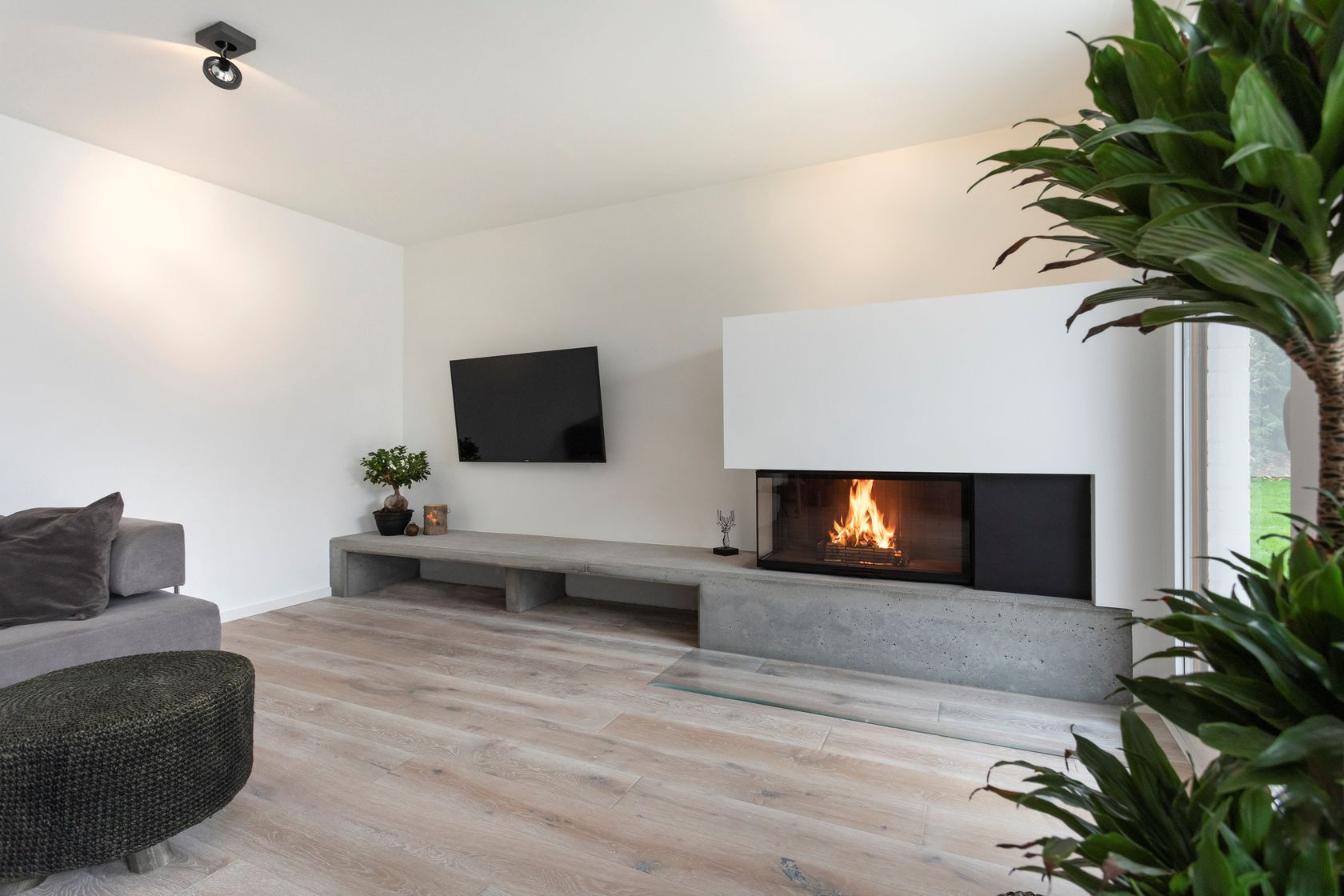 RII Caminetto a legna angolare By RUEGG